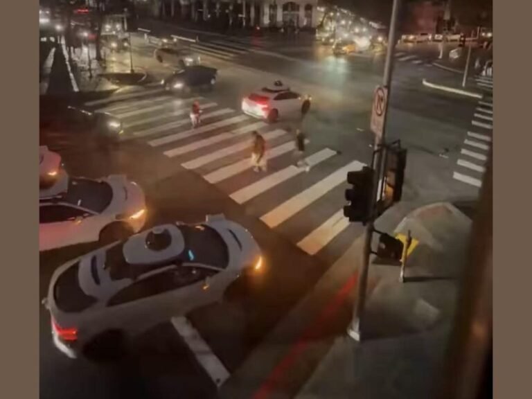 California Power Outage Leaves Driverless Waymo Cars Frozen in San ...